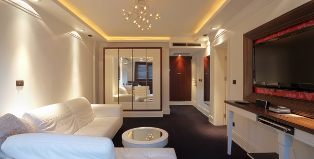 Finding the best hotels and room service | Smart Tips